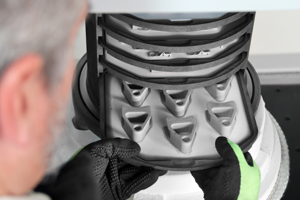 Breakthrough Vacuum Debind and Sinter Furance: PureSinter